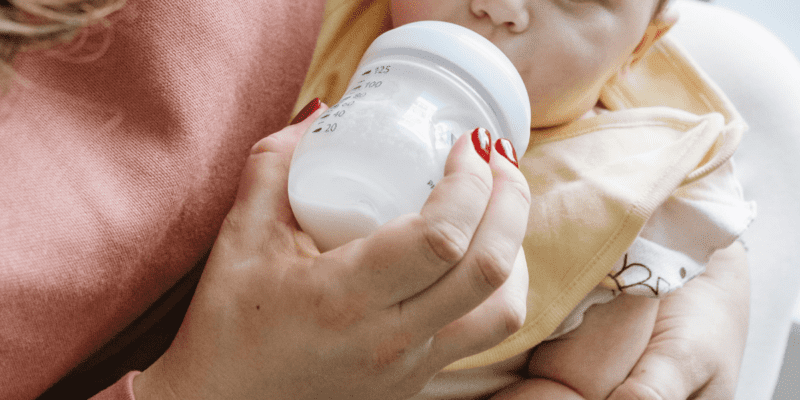 What happens if your baby drinks spoiled breast milk - Mama of Five